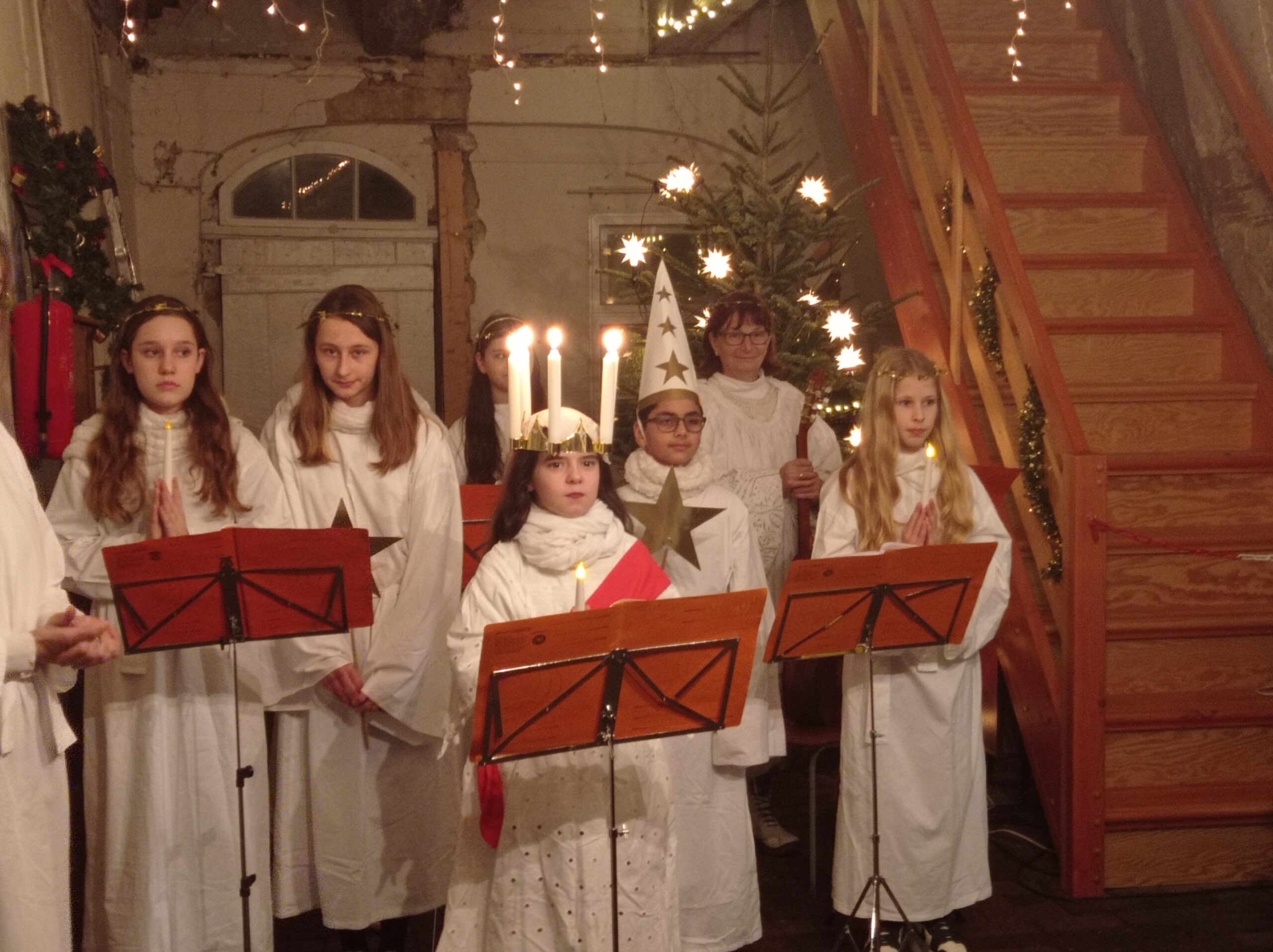 Lichterglanz in Anklams Schwedenmühle- Luciafest 2023 - Evangelischen ...